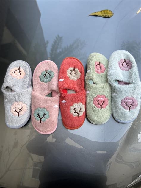 Кімнатні тапочки — ціна 320 грн у каталозі Шльопанці Купити жіночі речі за доступною ціною на