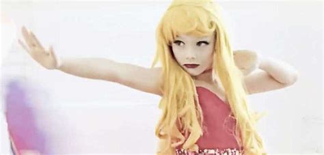 A 9 Ans Lactatia Est La Plus Jeune Drag Queen Du Monde Closer