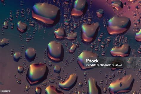 홀로그램 효과의 아름다운 추상화 팬텀 블루 붉은 색 빛 물 방울을 닫습니다 디자인에 대한 배경 패턴입니다 매크로 사진 보기 0명에 대한 스톡 사진 및 기타 이미지 Istock