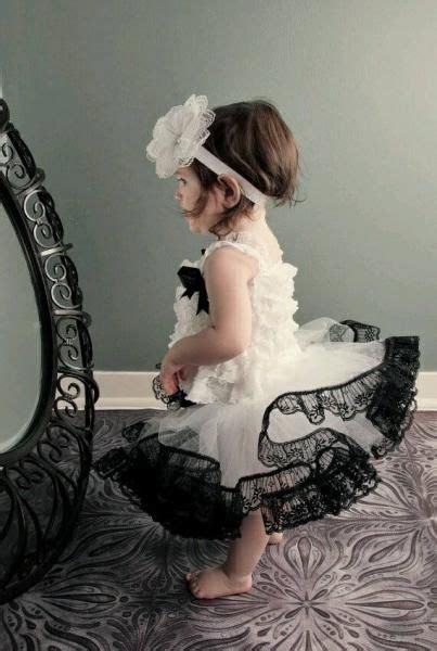 أجمل صور الأطفال أمام المرايا 2015 ، صور أطفال طريفة أمام المرايا 2016