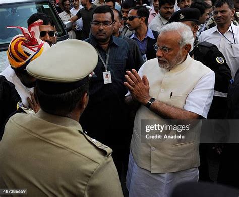 Narendra Modi Casts His Vote In Ahmedabad Photos And Premium High Res