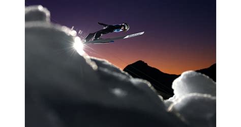 Уникална снимка на полетелия със ските Владимир Зографски