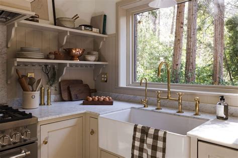 25 Taupe Kitchen Cabinet Ideas