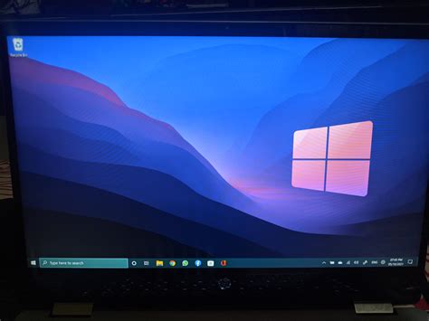 Windows Upgrade Bug Fears Change Keeps Windows Taskbar Tom S Hardware