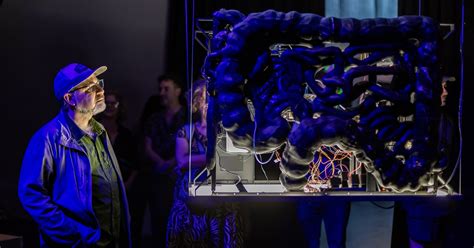 Presente Continuo Una Muestra Sobre El Impacto De Las Tecnologías En