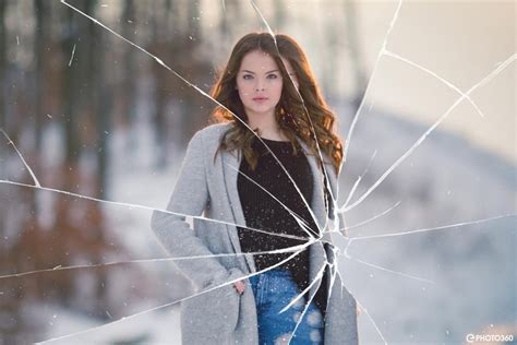 Create A Realistic Broken Glass Effect Online