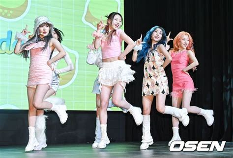 [사진]1년 6개월만 컴백 드림노트 상큼한 무대