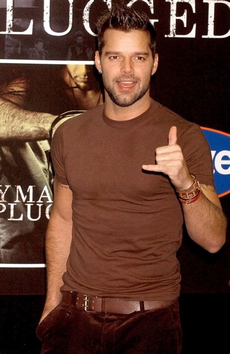 Ρίκι Μάρτιν Το Sex Symbol των 00s που αποκάλυψε ότι είναι γκέι Ο γάμος τα παιδιά και το