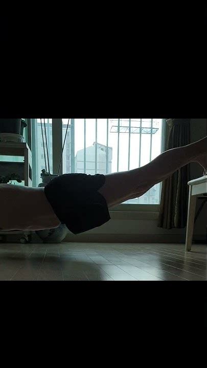 어깨주위상체근력 발달을 위해서 발을 의자위에 얹어서 25회씩 하고 턱걸이 5회씩 총 200회 Youtube