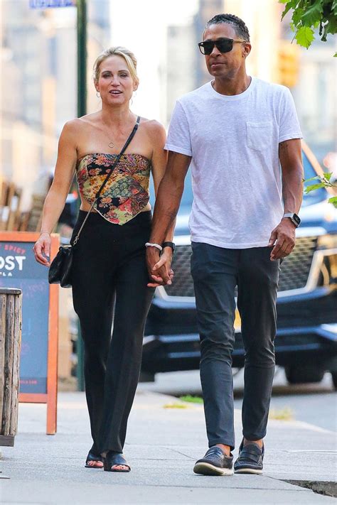 Amy Robach And Tj Holmes Hold Hands During Bar Hopping Date Night