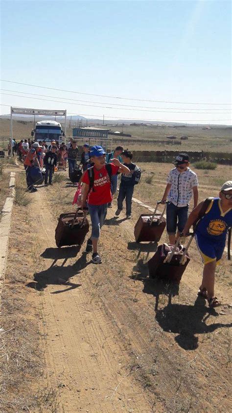 Бүрдийн уянга хүүхдийн зуслан нь амрагч хүүхдүүдээ хүлээн Дундговь аймгийн Гэр бүл хүүхэд