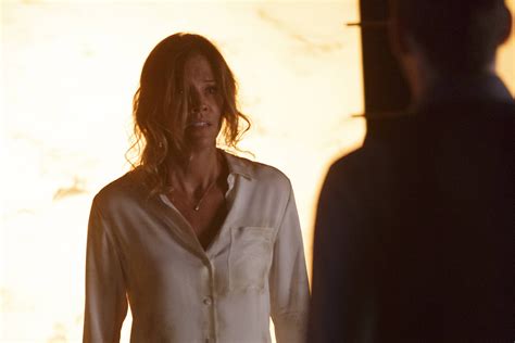 Lucifer Season 2 Tricia Helfers Reveals Moms Agenda Tv Guide