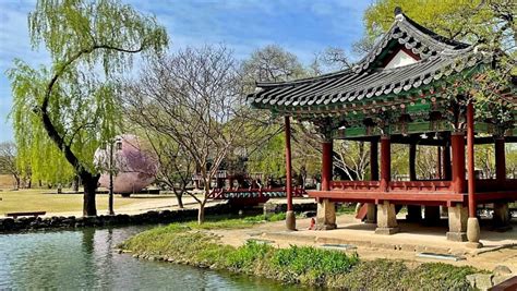 위키푸디 Wikifoodie 춘향전의 무대가 된 그곳 국내 최대 규모의 축제가 열리는 봄철 Facebook