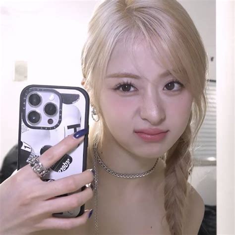 Pin By 키라 On Quick Saves Hair Icon Pretty People Aesthetic Girl