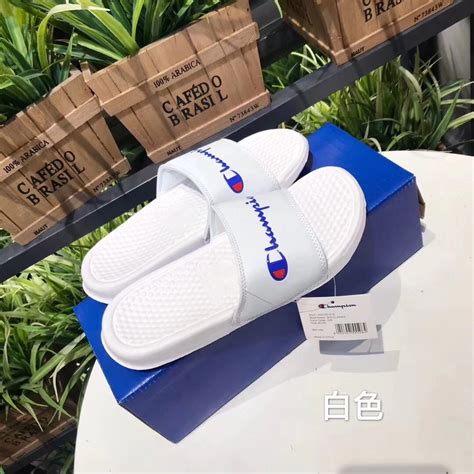 夏天必备的当然有Champion冠军小草书经典logo休闲拖鞋