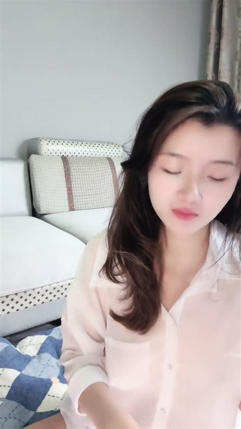 罗密欧与猪过夜超美白领女神丝袜大长腿道具狂插 2