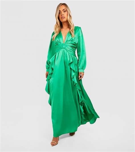 Buy Boohoo Plus Satin Ruffle Plunge Maxi Dress In Green 6thstreet Uae