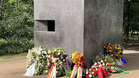 Memorial To Lgbtq Holocaust Victims Vandalized In Berlin Watermark