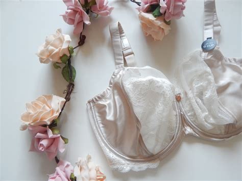 Struggles Of Having Big Boobs