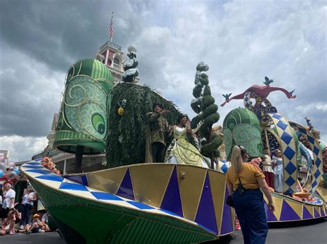 Disney Princes And Anna Return To Festival Of Fantasy Parade At Magic