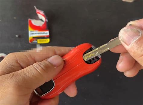 保时捷钥匙换电池 有驾