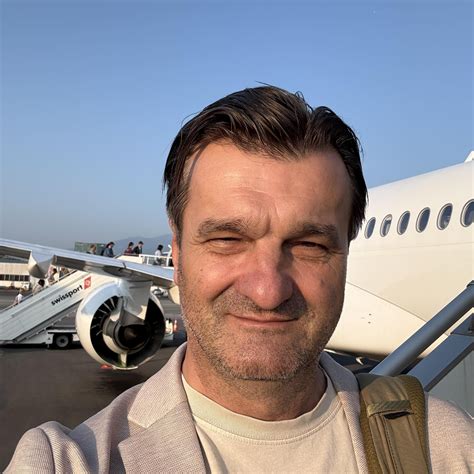 Emil Не разбирате как 60 и 73 от хората искат да сме в НАТО и ЕС но само 16 са съгласни да