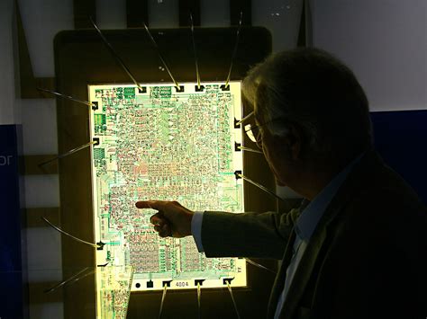 Intel 4004 Computer Microprocessor