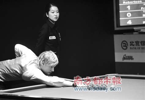 中国斯诺克女裁判 随意云