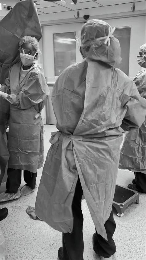 Dr Dara Shalom ⁣⁣ Just Finished A Surgery For Bladder Prolapse This