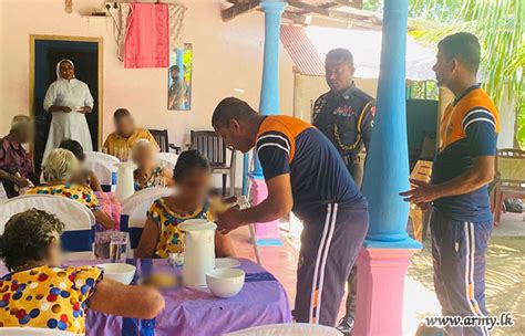 16 බලඇණිය ගජබා රෙජිමේන්තුවේ මූලිකත්වයෙන් පරිත්‍යාග වැඩසටහනක් පවත්වයි Sri Lanka Army