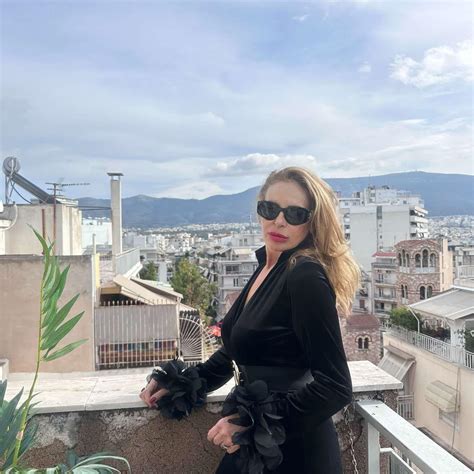 Περιθώριο Δεν είναι ο κόσμος πουθενά πιο τρυφερός απ το δικό σου ροζ