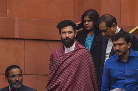 Bihar 22 Leaders From Chirag Paswans Ljp Resign To Back India