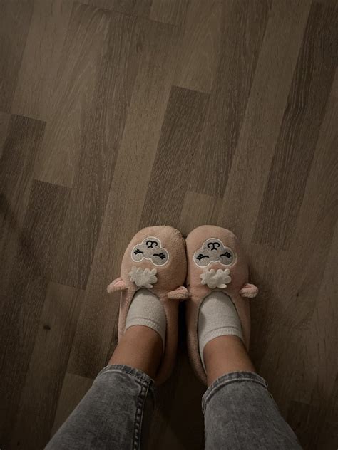 Lara Lara Feet Twitter