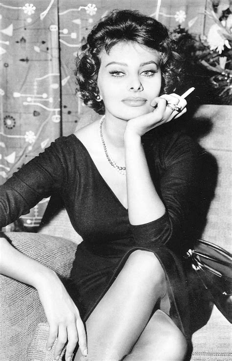 Sophia Loren Sophia Loren Iconic Sophia Loren Black Dress Sophia