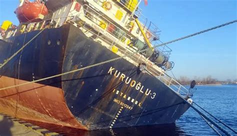 Росіяни влучили у турецьке судно що застрягло в порту Херсона Ukrainian Shipping Magazine