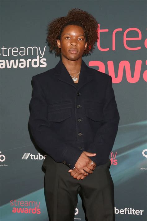 Šokk Populaarse Laulja Autost Leiti Verinoore Tüdruku Surnukeha