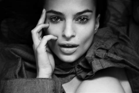 熱愛全裸出鏡的性感名模 Emily Ratajkowski A Day Magazine