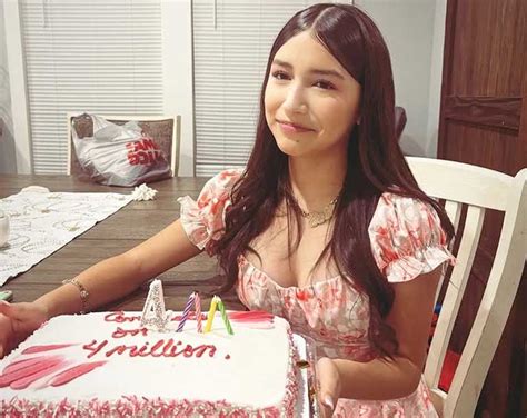 Esli Mendez Age Bio Height Relationship Status Net Worth