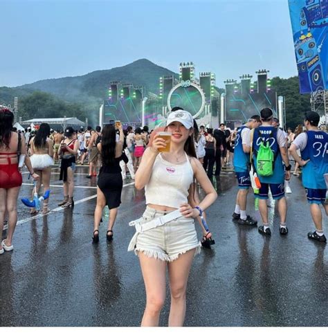 후방 작정하고 나온 문월 노출 수위 ㄷㄷ