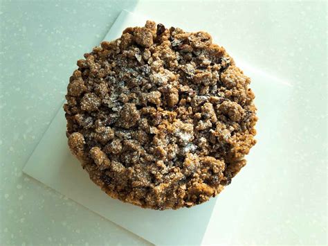 은은한 커피 풍미 모카 크럼블 케이크 솜씨당