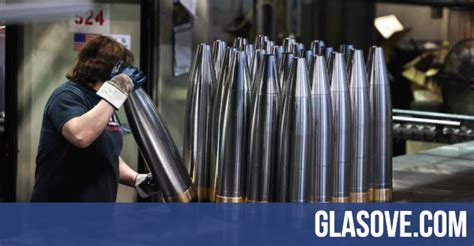 Доклад Русия произвежда над 3 пъти повече снаряди от НАТО 4 5 милиона годишно срещу 1 3