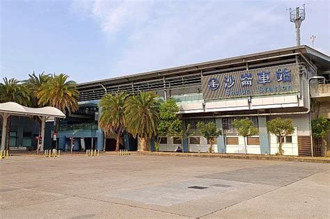 台湾の交通台南駅から台南駅へ電車で移動 台北ナビ