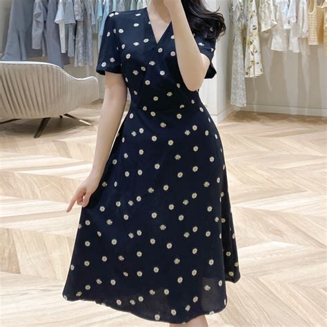 Op9176 귀여운 데이지 패턴으로 완성된 랩 스타일 미디 원피스 Dress 에이블리