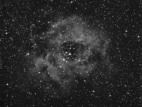 갤럭시 과학 광활한 그레이스케일 깊은 공간 낭만적인 로제트 성운 망원경 몽환 무한한 미묘한 미스터리한 바탕화면 밤하늘 배경 별 별의 별이