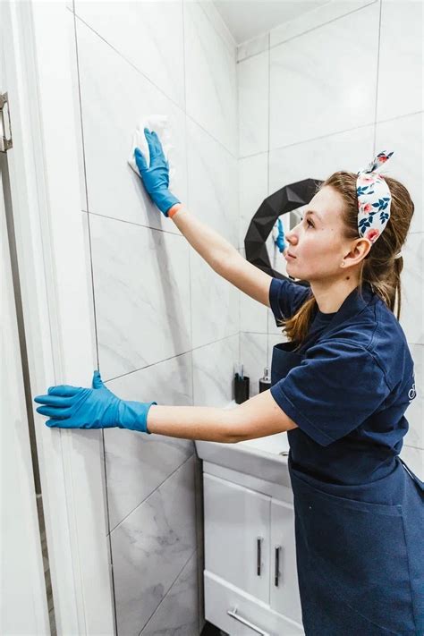 Чистка кафельной плитки в ванной от компании Агентство чистоты в городе Красноярск