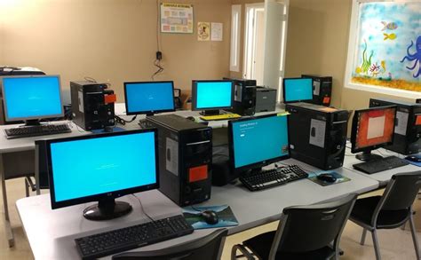 Computer Lab Presa Community Center