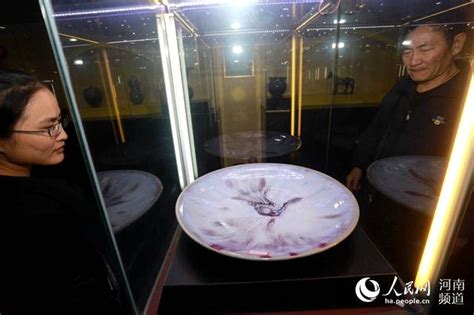 全國古玩商相聚鄭州串貨 文物珍寶異彩紛呈 每日頭條