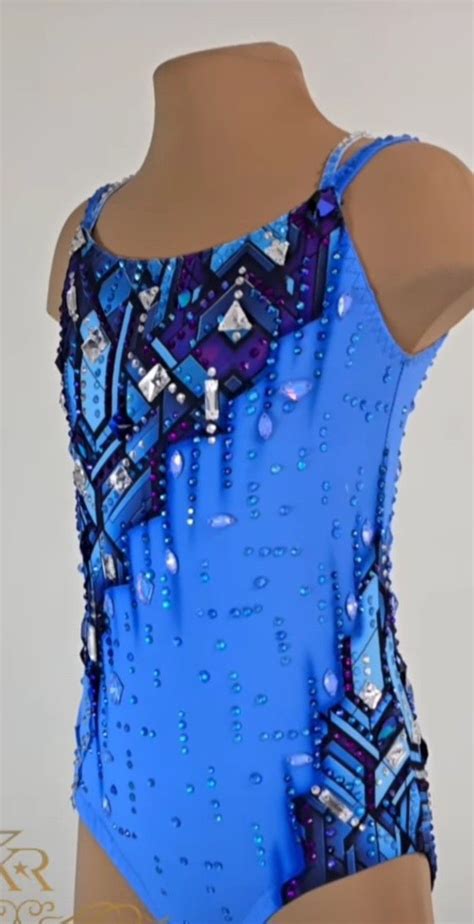 Пин от пользователя Ларра на доске сорочки в 2024 г Модные купальники Идеи костюмов Купальник