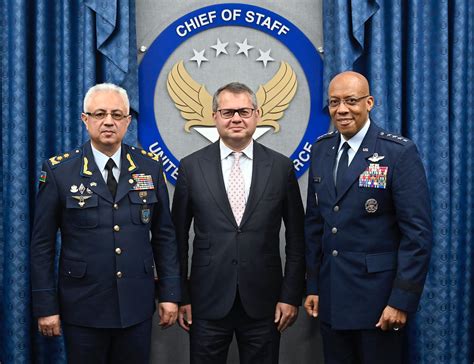 ԱՄՆ ռազմաօդային ուժերի հրամանատարը հանդիպել է Ադրբեջանի ՊՆ փոխնախարարին Factor Tv