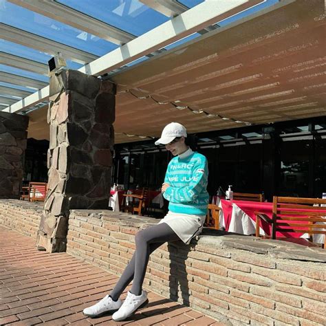 三枝こころさんのインスタグラム写真 三枝こころinstagram「次なる秋田さんからの課題はバックティーから85以下でラウンドせよ ️